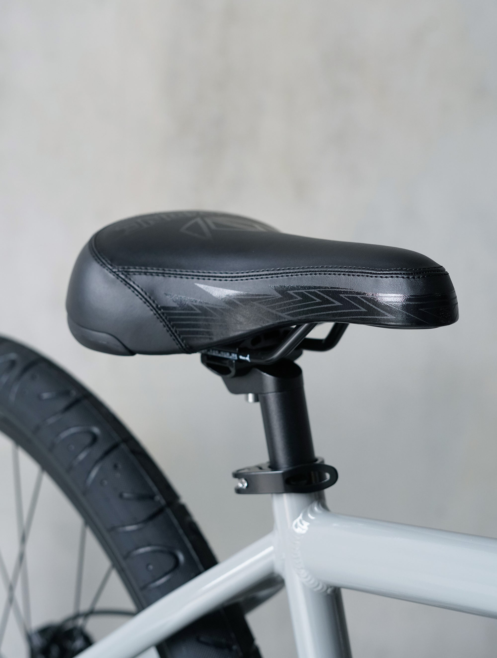 The Goon - C Concrete Grey – Throne Cycles