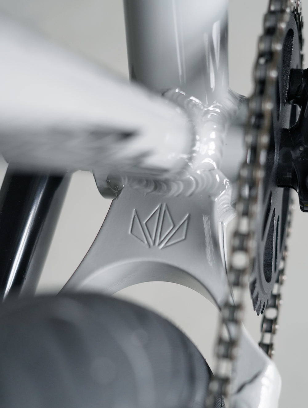 The Goon - C Concrete Grey – Throne Cycles